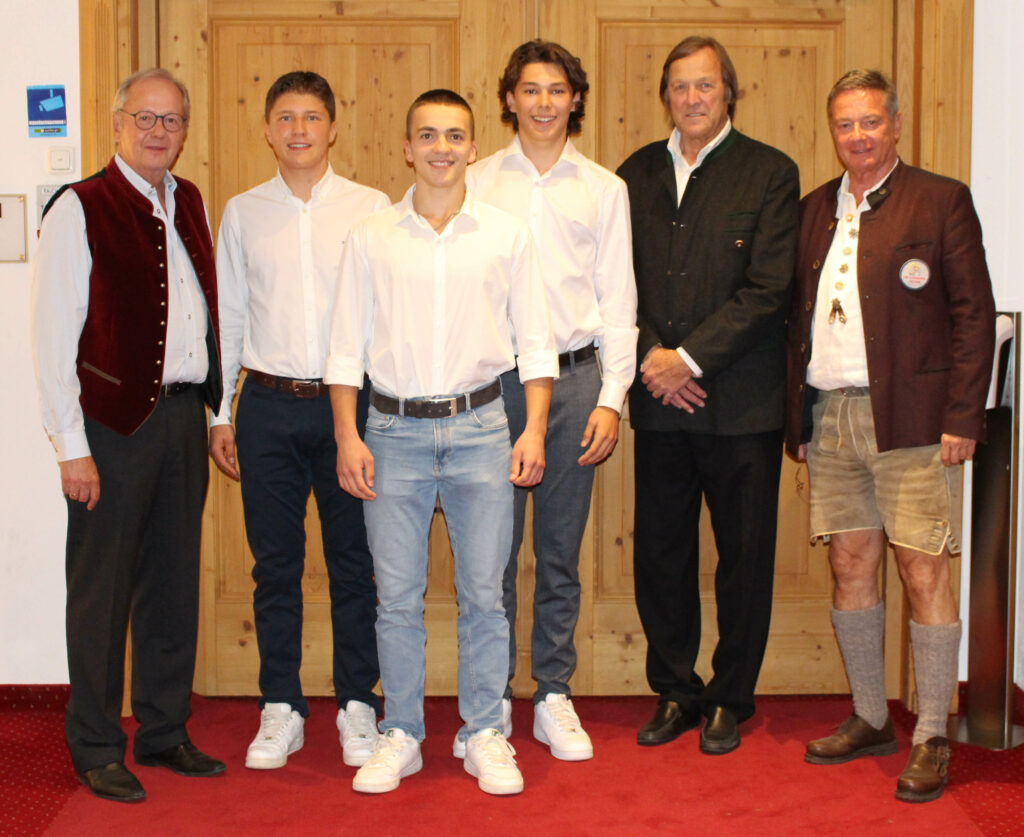 Max Hense als bester Verteidiger ausgezeichnet - Krefelder Eislauf ...